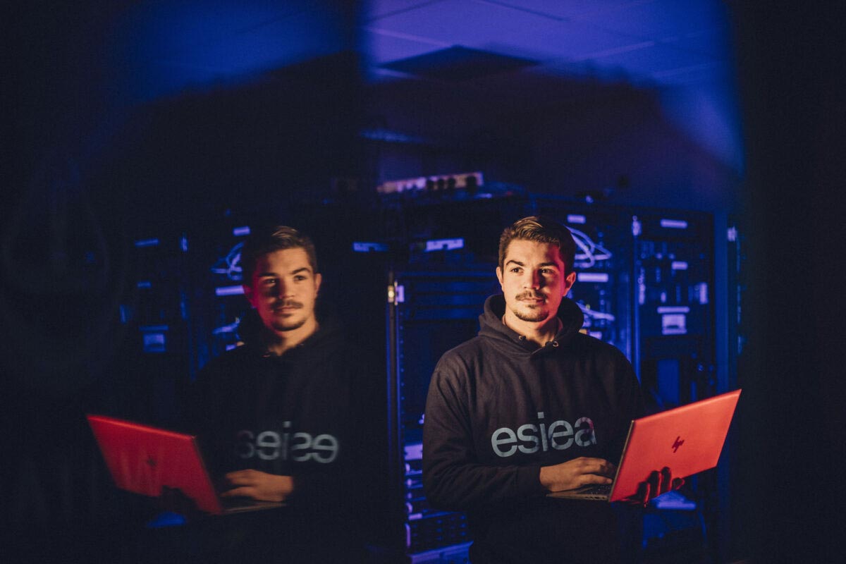 Google.org investit dans des formations en cybersécurité de l’ESIEA - ESIEA